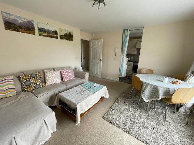 2 bedroom flat to rent