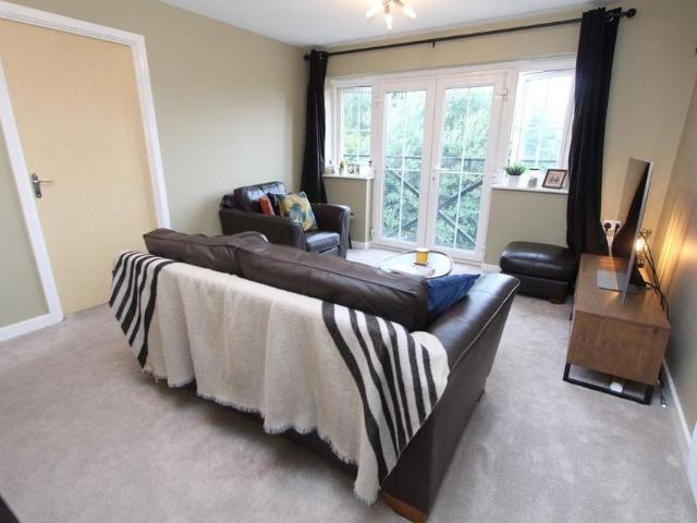 2 bedroom flat to rent