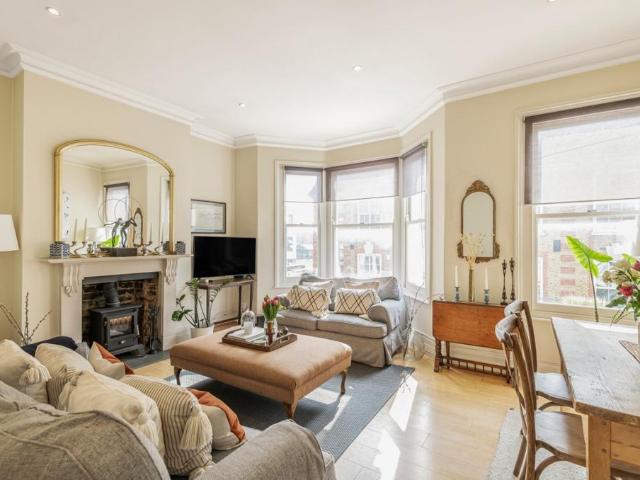 2 bedroom flat to rent
