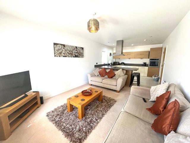 2 bedroom flat to rent