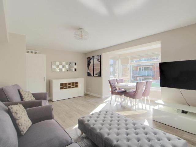 2 bedroom flat to rent