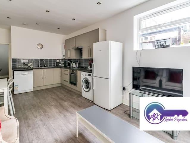2 Bedroom Flat To Rent