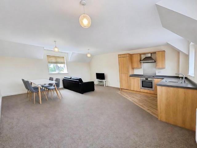 2 bedroom flat to rent