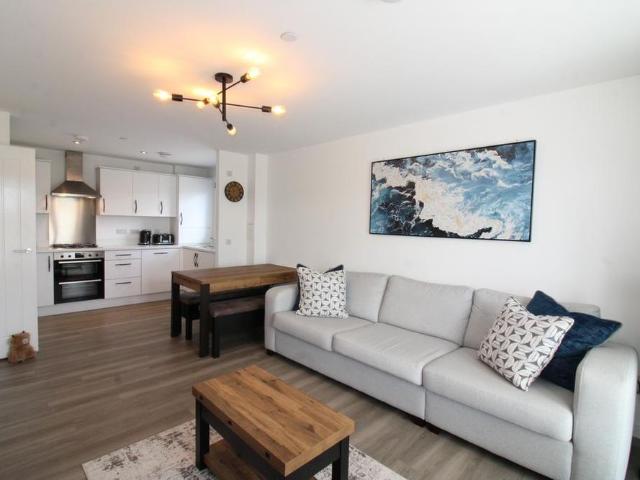 2 bedroom flat to rent