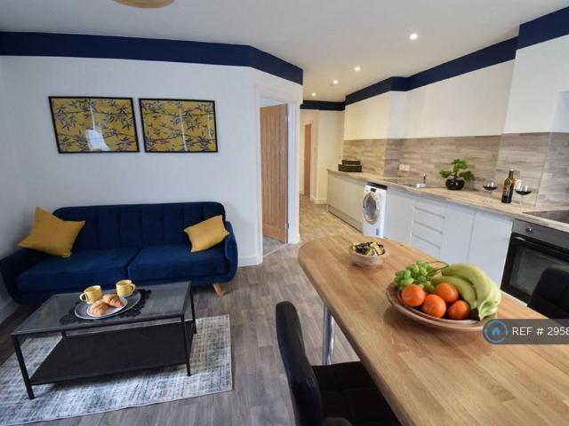 2 bedroom flat to rent