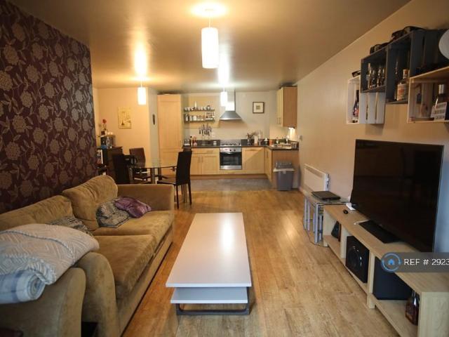 2 bedroom flat to rent