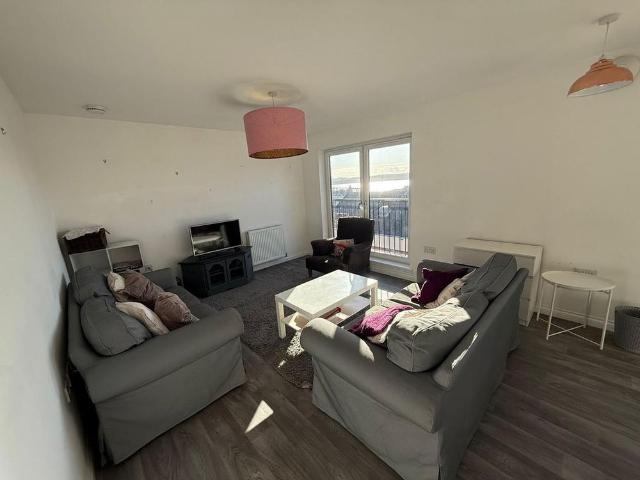 2 bedroom flat to rent