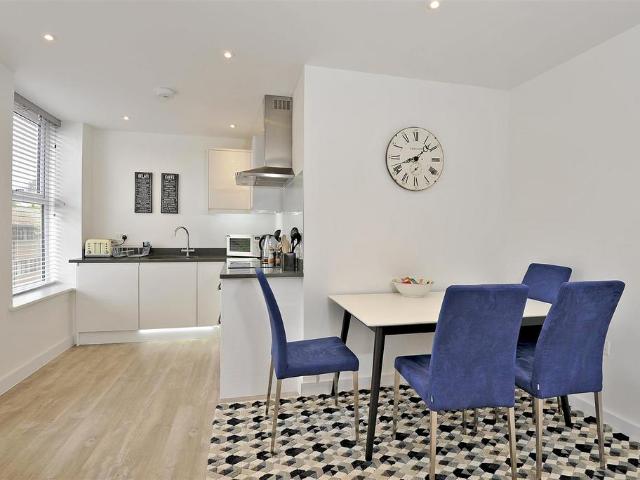 2 bedroom flat to rent