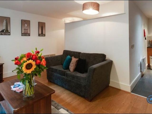 2 bedroom flat to rent