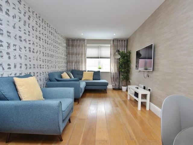 2 bedroom flat to rent