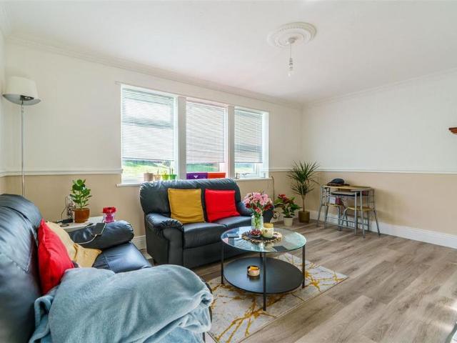 2 bedroom flat to rent
