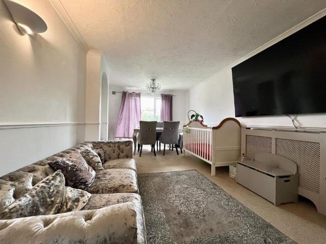 2 bedroom flat to rent