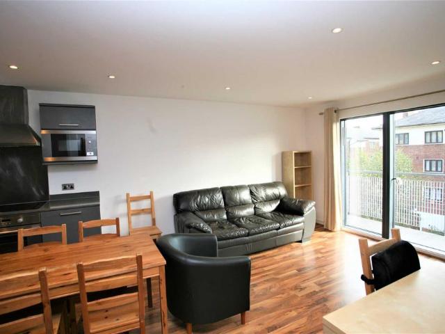 2 bedroom flat to rent
