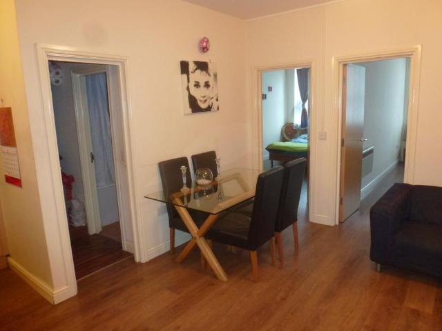 2 bedroom flat to rent