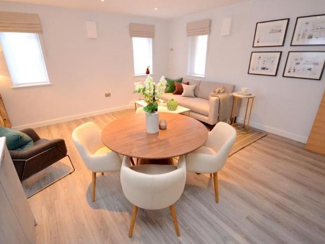 2 bedroom flat to rent