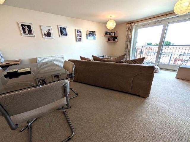2 bedroom flat to rent