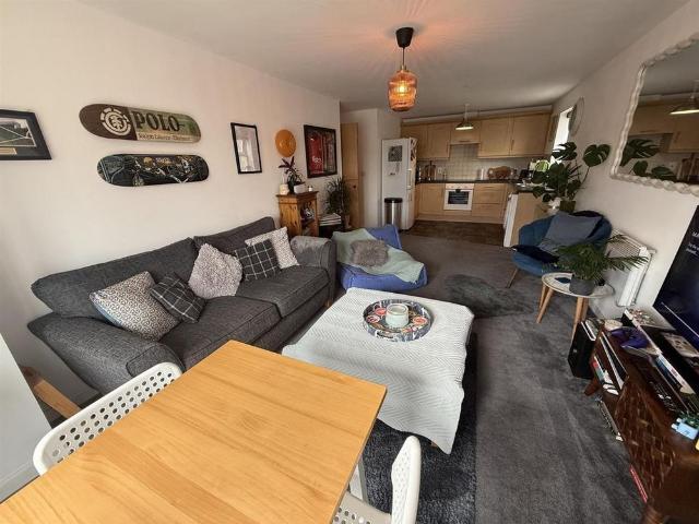 2 bedroom flat to rent