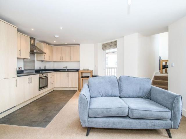 2 bedroom flat to rent