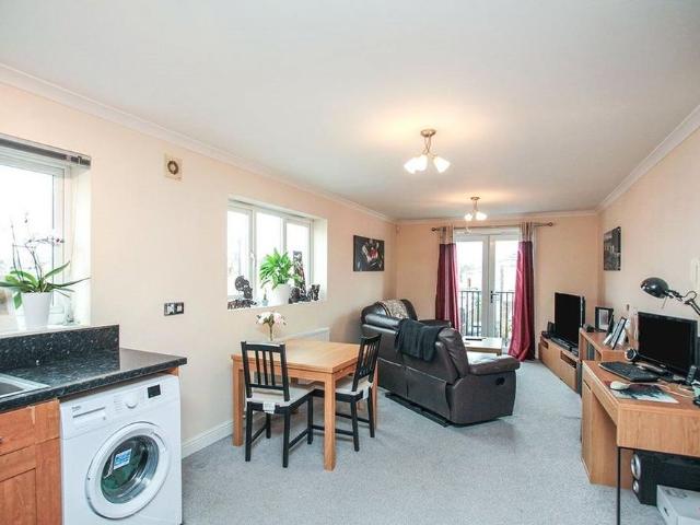 2 bedroom flat to rent