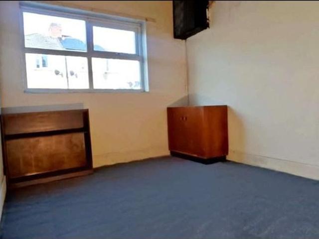 3 bedroom flat to rent