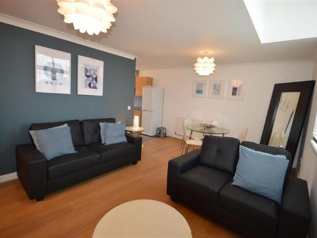 2 bedroom flat to rent