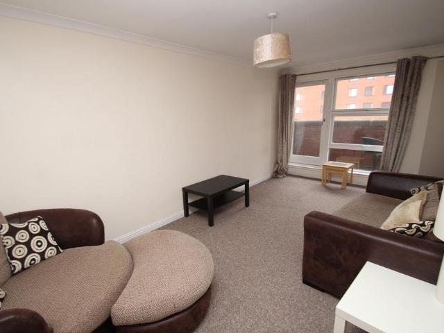 2 bedroom flat to rent