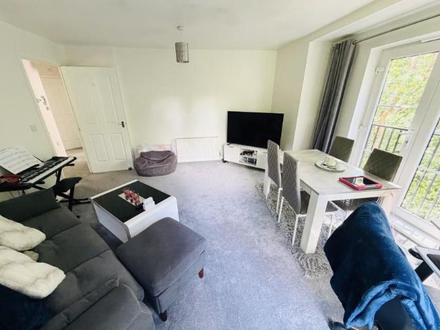 2 bedroom flat to rent