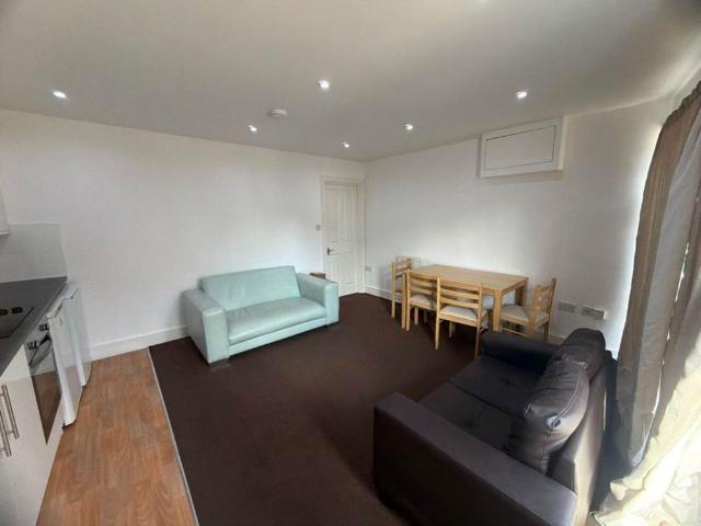 2 bedroom flat to rent