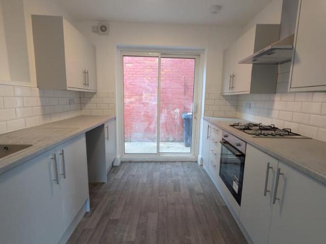 2 bedroom flat to rent