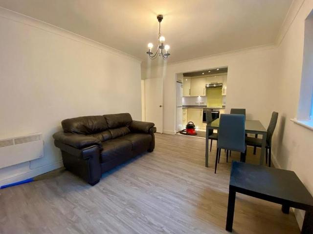 2 bedroom flat to rent