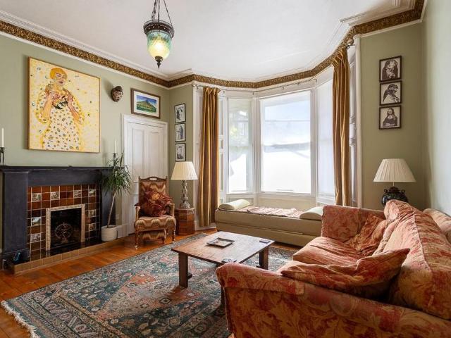 3 bedroom flat to rent