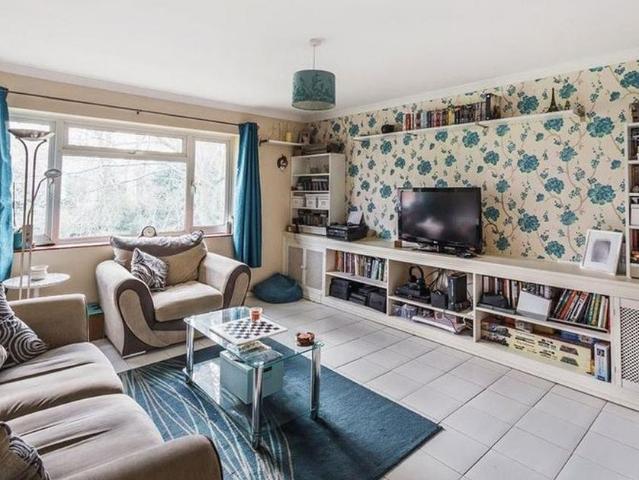 2 bedroom flat to rent