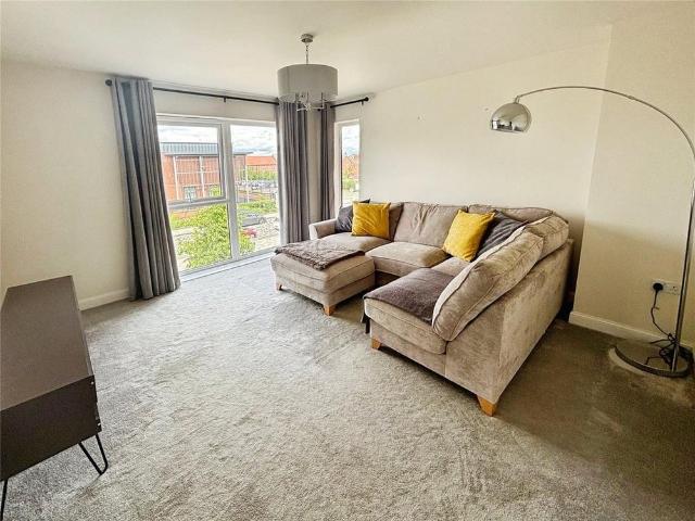 2 bedroom flat to rent
