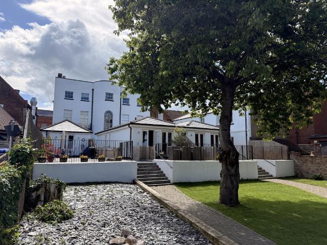 2 bedroom flat to rent