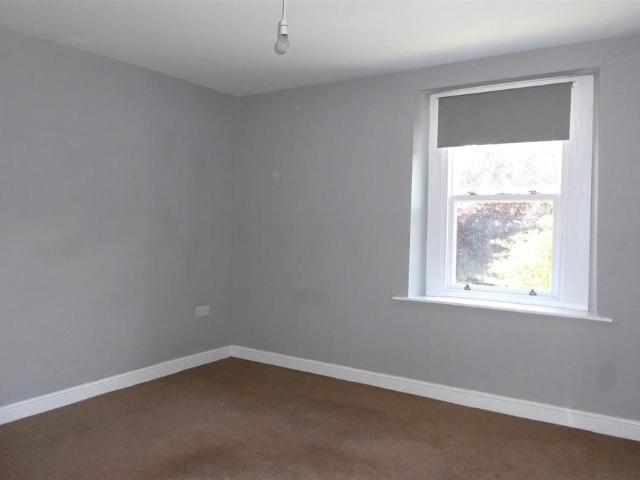 2 bedroom flat to rent