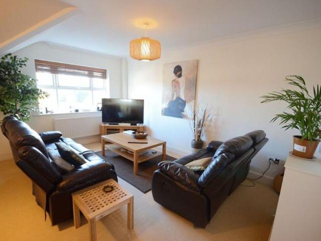 2 bedroom flat to rent