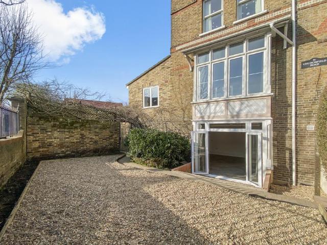2 bedroom flat to rent