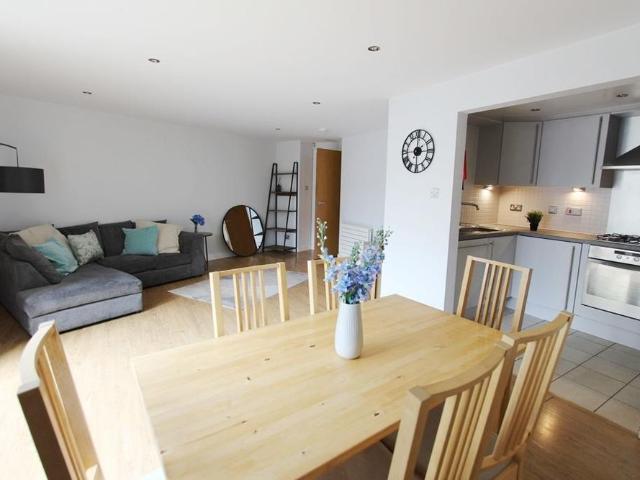 2 bedroom flat to rent