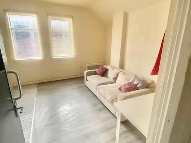 2 bedroom flat to rent
