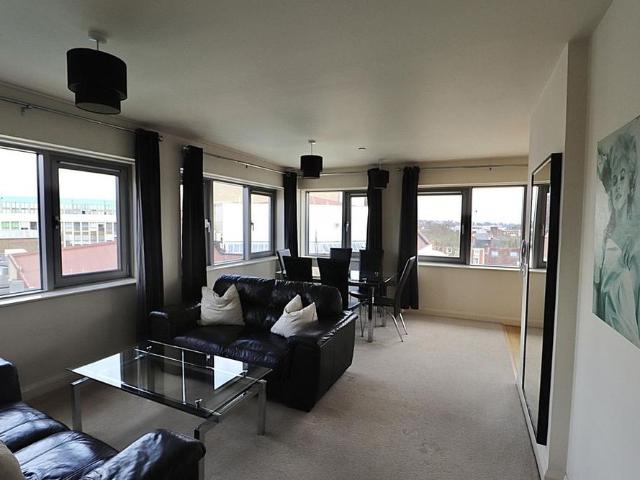 2 bedroom flat to rent