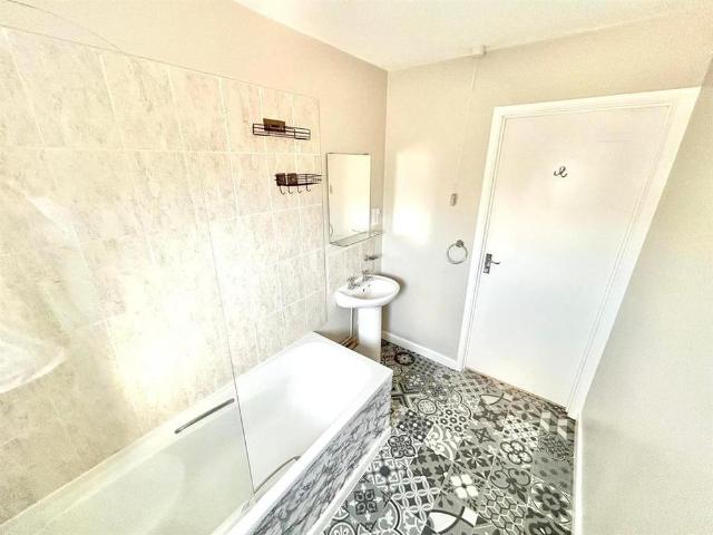 2 bedroom flat to rent