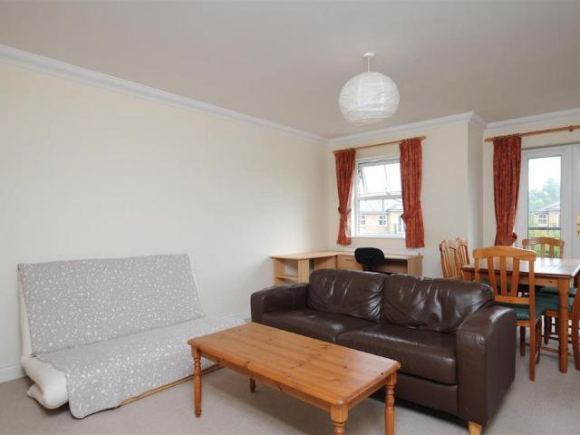 2 bedroom flat to rent