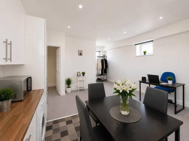 2 bedroom flat to rent