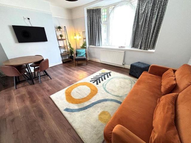 2 bedroom flat to rent