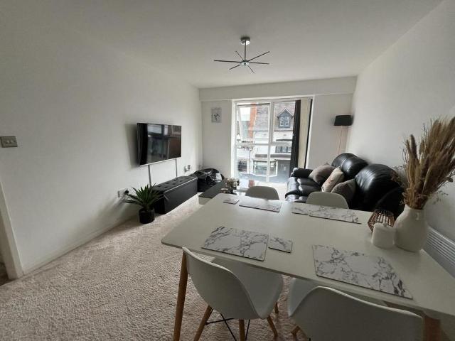 2 bedroom flat to rent