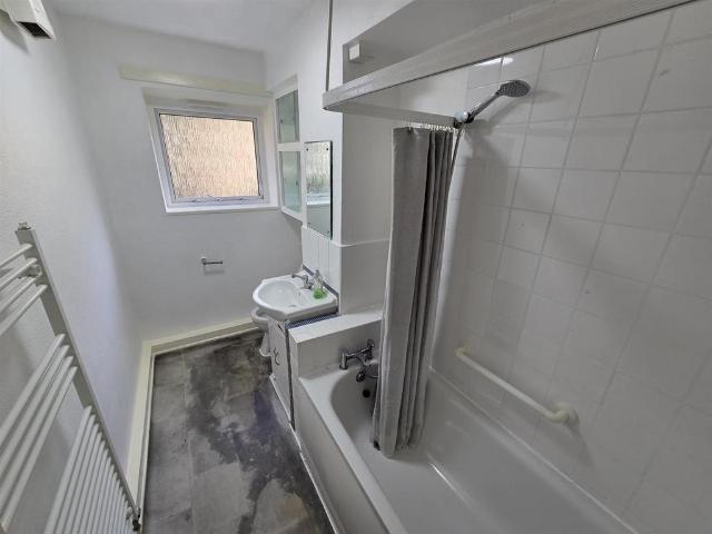 2 bedroom flat to rent