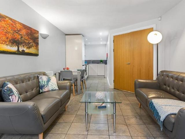 2 bedroom flat to rent