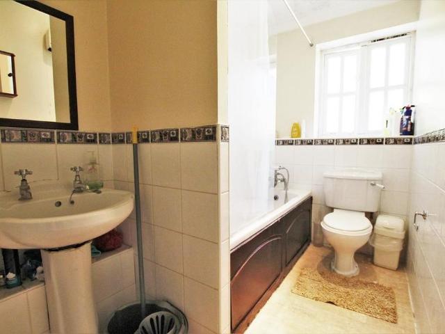 2 bedroom flat to rent
