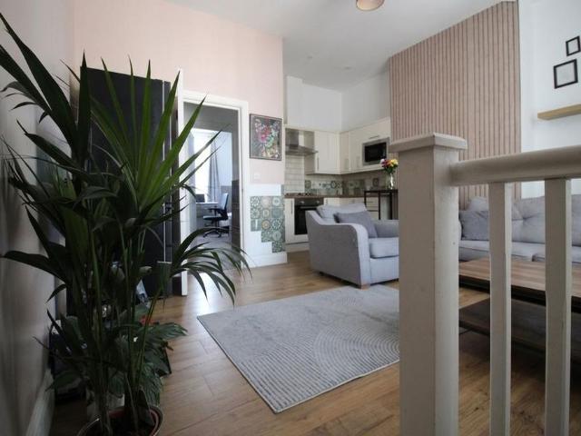 2 bedroom flat to rent