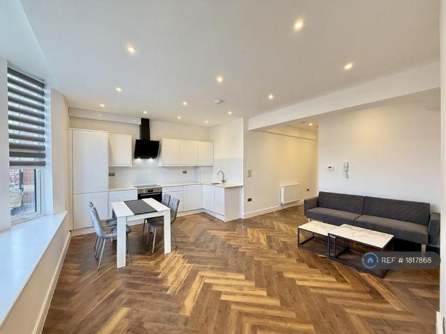 2 bedroom flat to rent